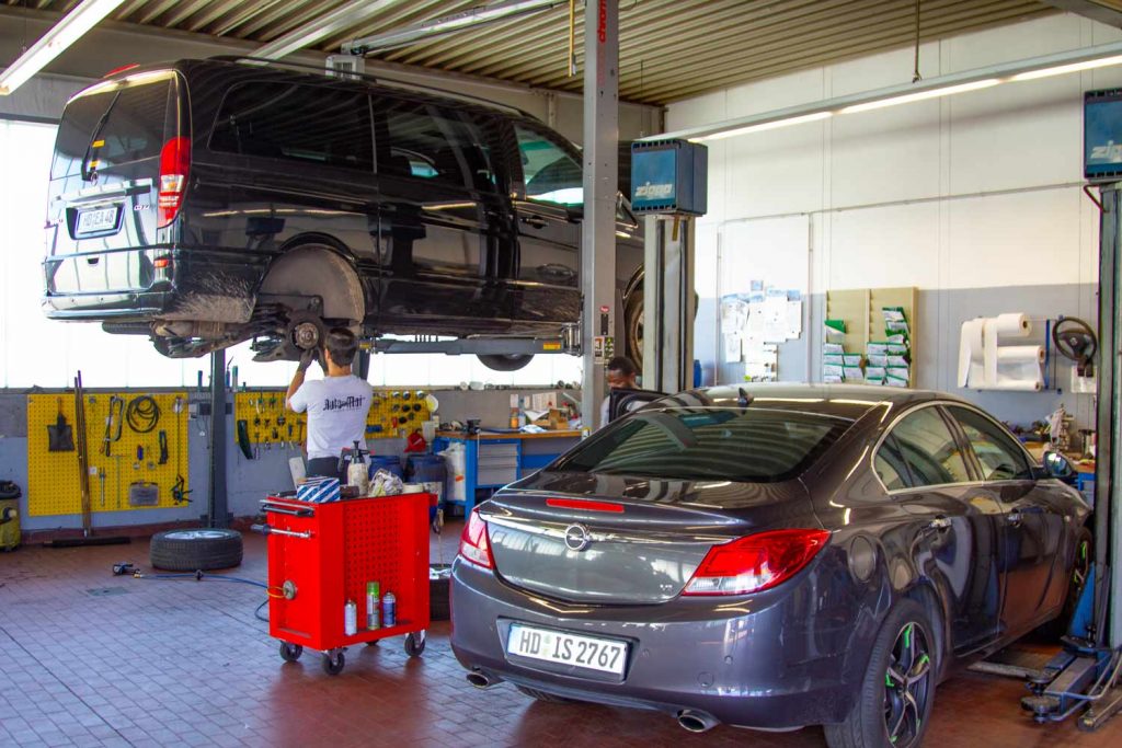Spannende Auto Werkstatt In Der Nhe Ebenbild